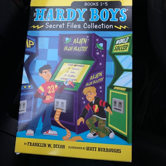 Paperbacks | Other | Trouble At The Arcade Hardy Boys The Secret Files ...